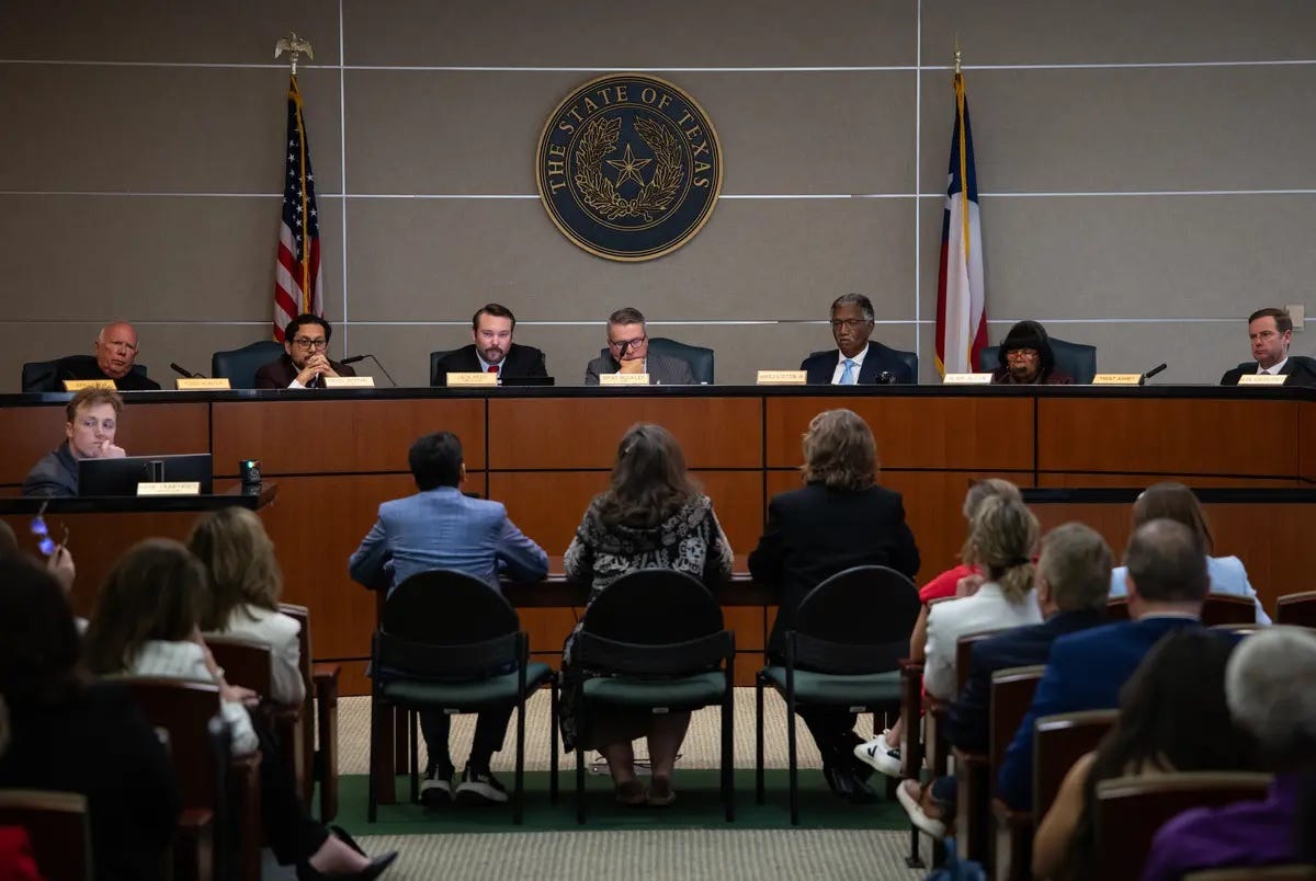 New Texas law bans mobile phones in schools. What to know before fall ...