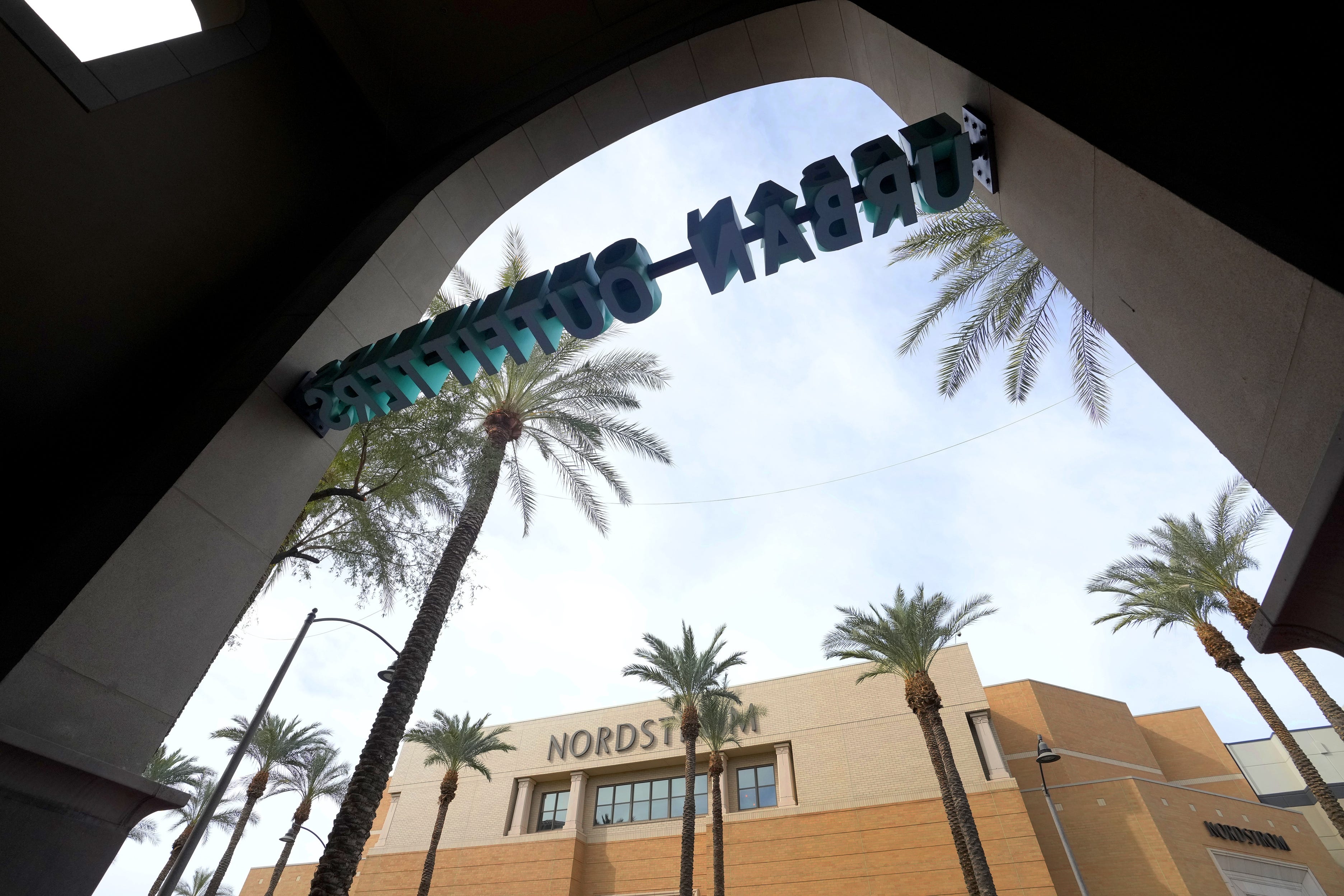 What to know about the apparent suicide at the Scottsdale Fashion ...