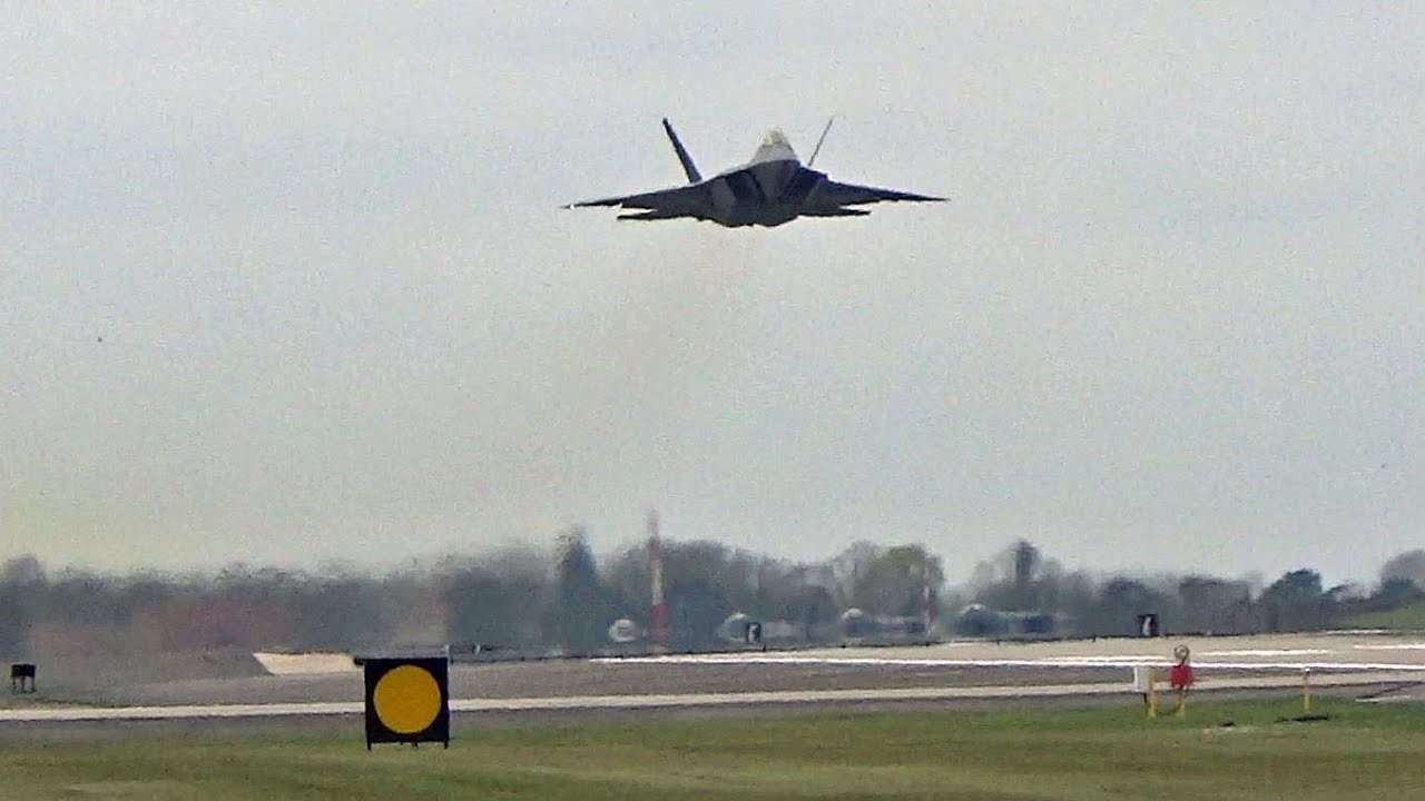 The Incredible USAF F-22 Raptors Visit RAF Lakenheath, England