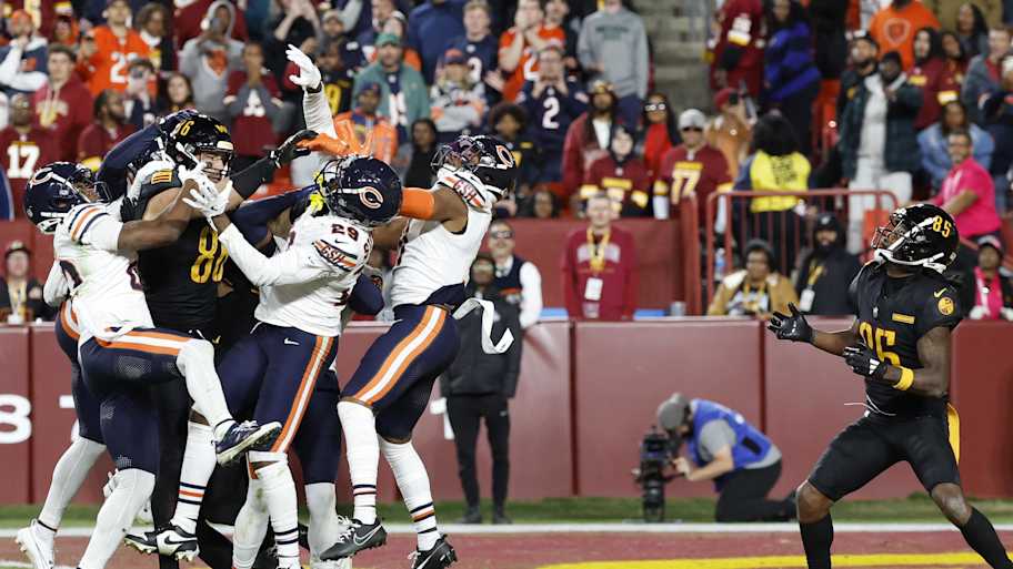 Ending of March Madness game draws comparisons to Chicago Bears' Hail ...