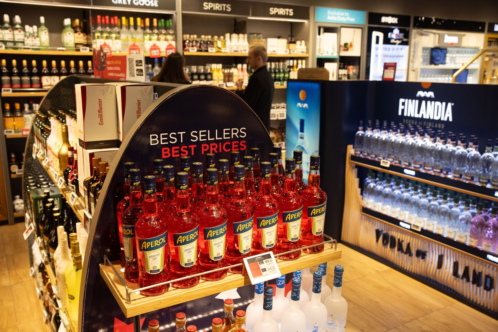 Trump’s 200% Alcohol Tariff Threat Shocks European Drink Firms