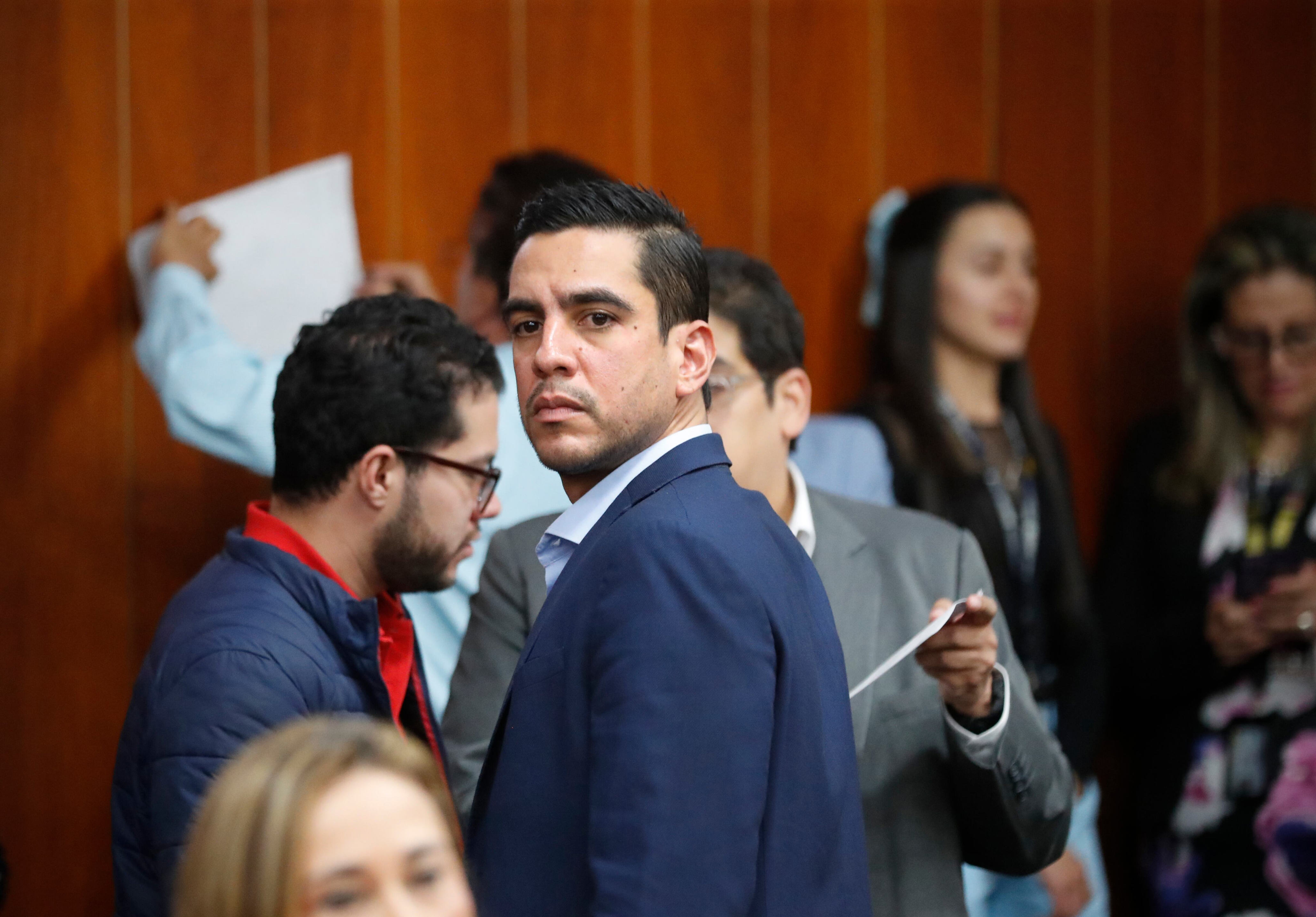 Expareja del senador Álex Flórez niega violencia intrafamiliar y ...