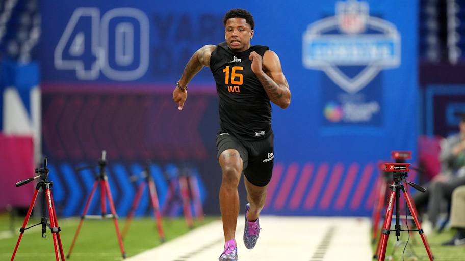 Dallas Cowboys select fast-rising wide receiver in latest NFL mock draft
