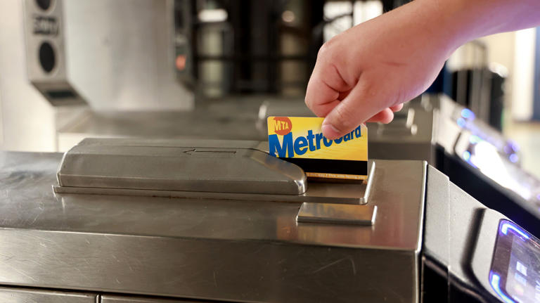 MTA to stop selling MetroCards by the end of the year