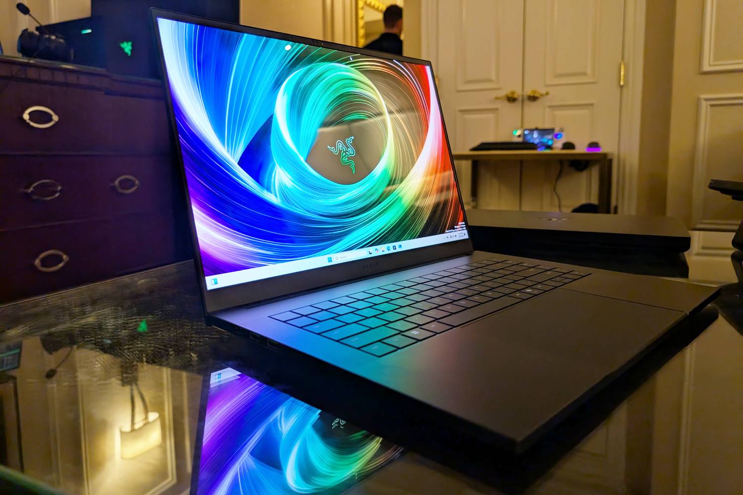 Razer’s best laptops are now up to $700 off, and I’m definitely buying one