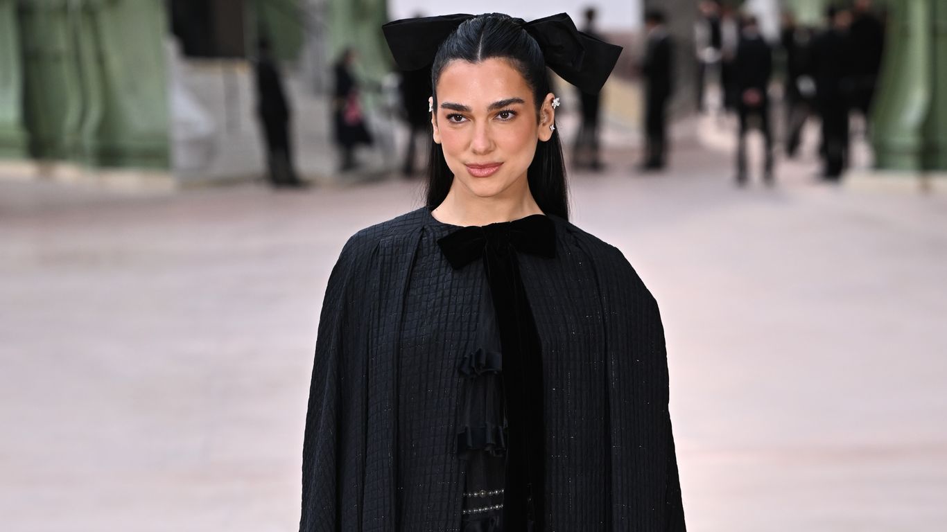 Le «Goggle Tan» sera-t-il la nouvelle tendance blush à adopter cet été ...