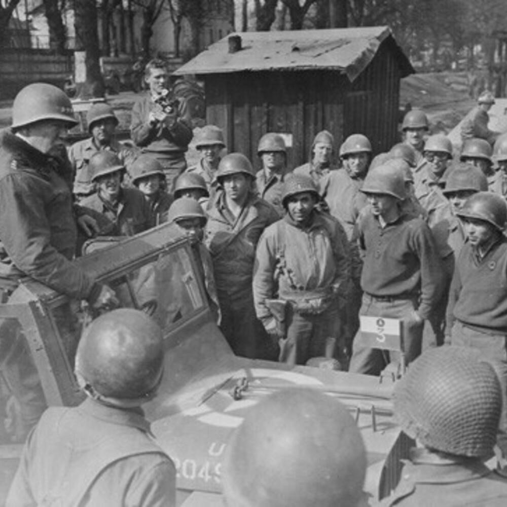 Patton sorpassa Montgomery e attraversa il Reno per primo