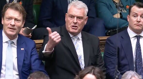 Lee Anderson skewers Keir Starmer with simple question in PMQs showdown
