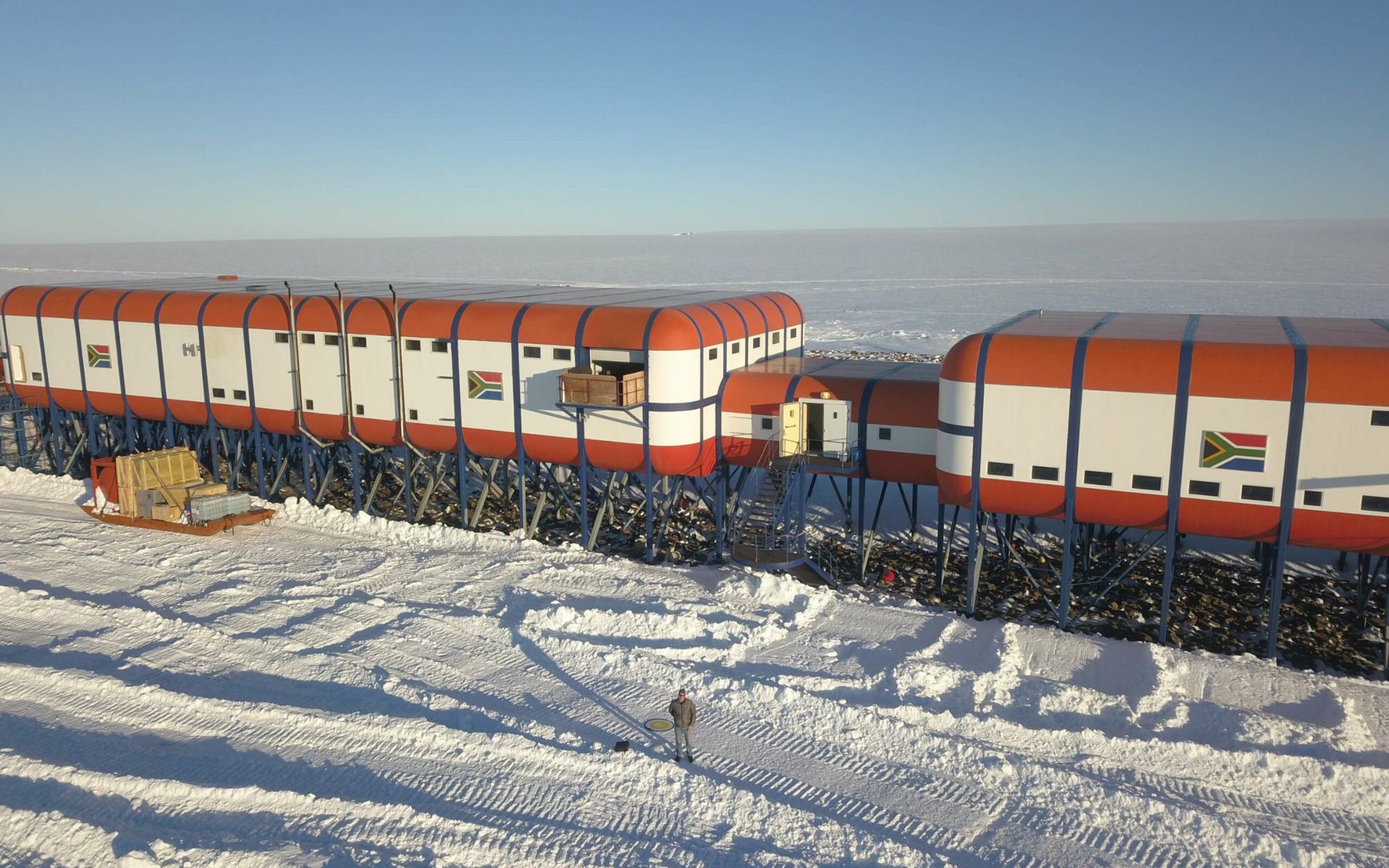 Scientists in Antarctica Send Desperate Plea for Help After Chilling ...