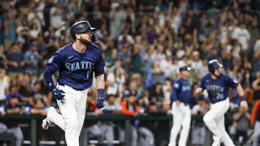 Seattle Mariners' Outfielder Reportedly a "Strong Possibility" to Open ...