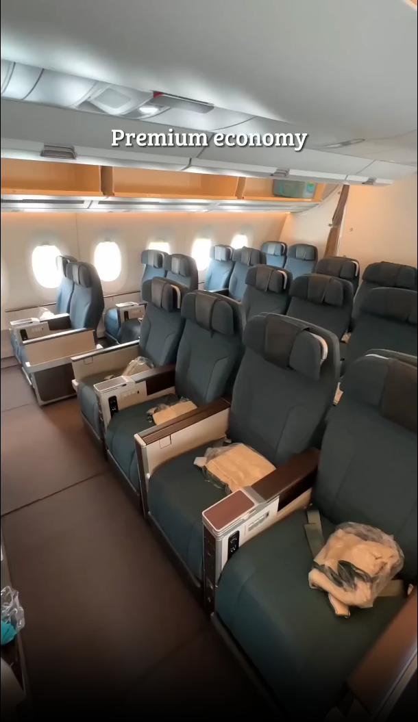 What Is Premium Economy? Let's Try It On Cathay Pacific ️