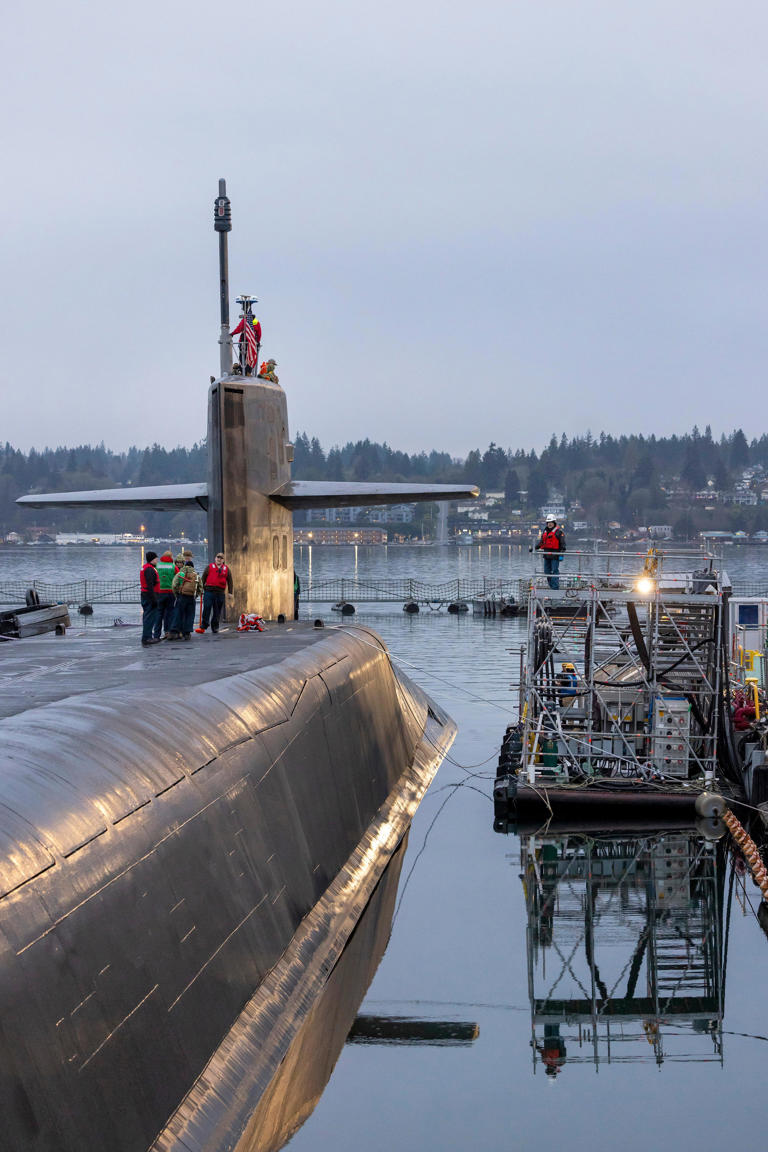 The US Navy's oldest active submarine — the missile-packed USS Ohio ...