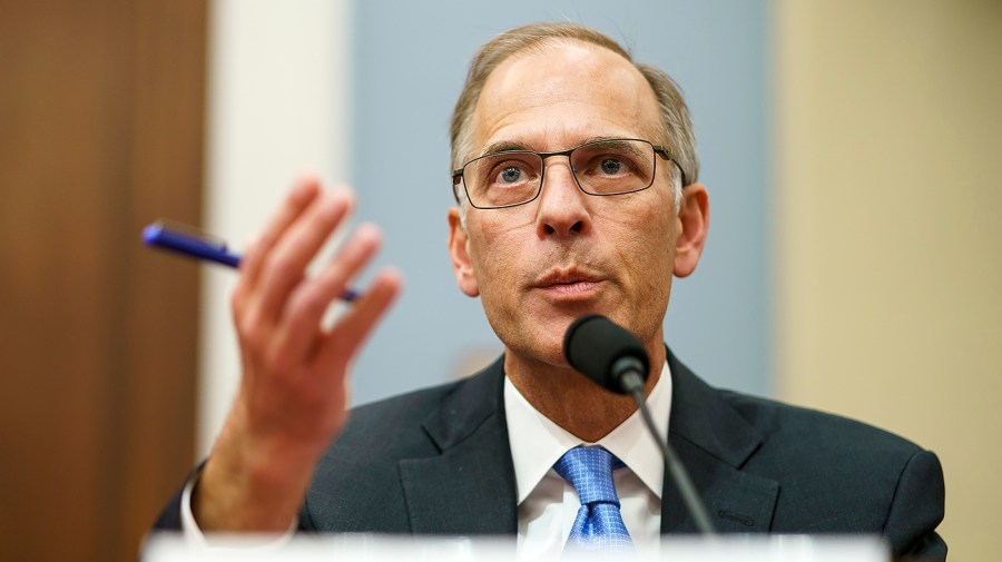 Moody’s economist: GDP growth 'fragile because we’re not creating jobs'