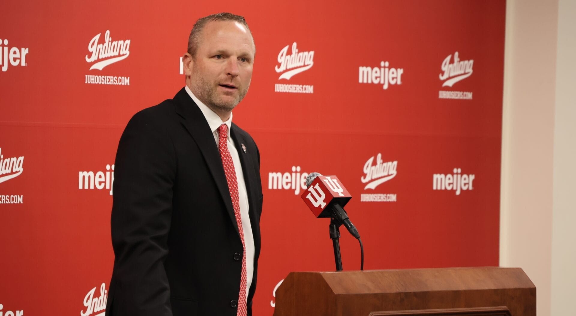 8 things learned from Darian DeVries' introductory press conference