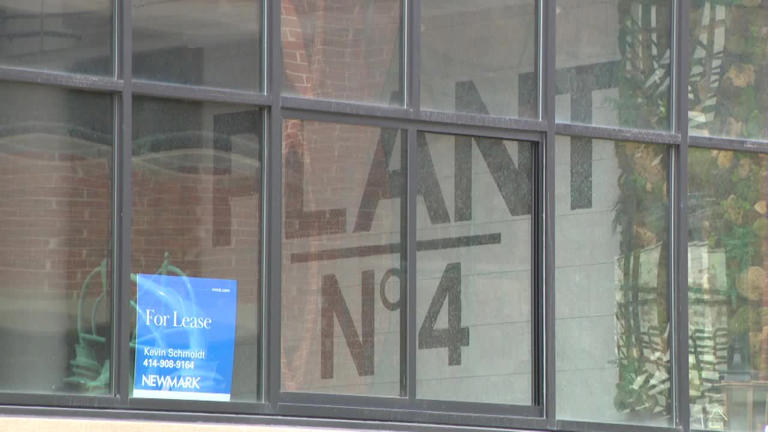 Milwaukee wedding, event venue shut down; groups step up to help