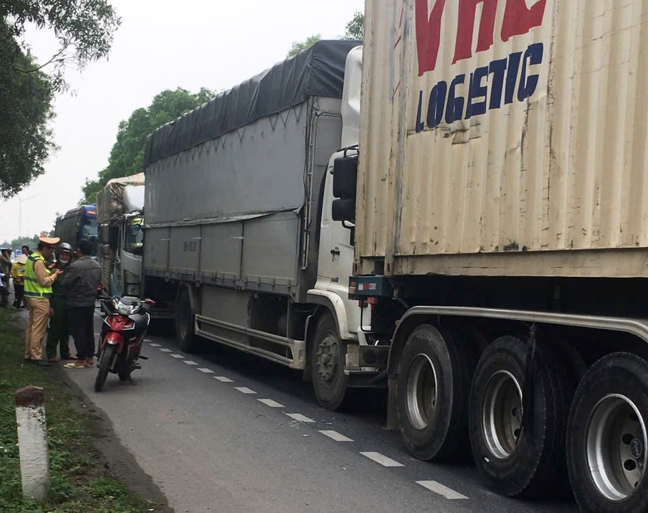 4 xe đâm nhau liên hoàn trên Quốc lộ 1 qua Quảng Bình