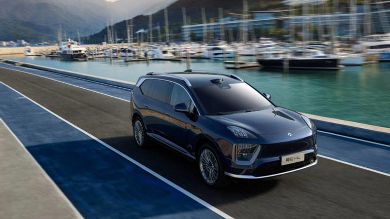 直面问界 M8和理想 L8， 27.98 起的广汽昊铂HL开启预售