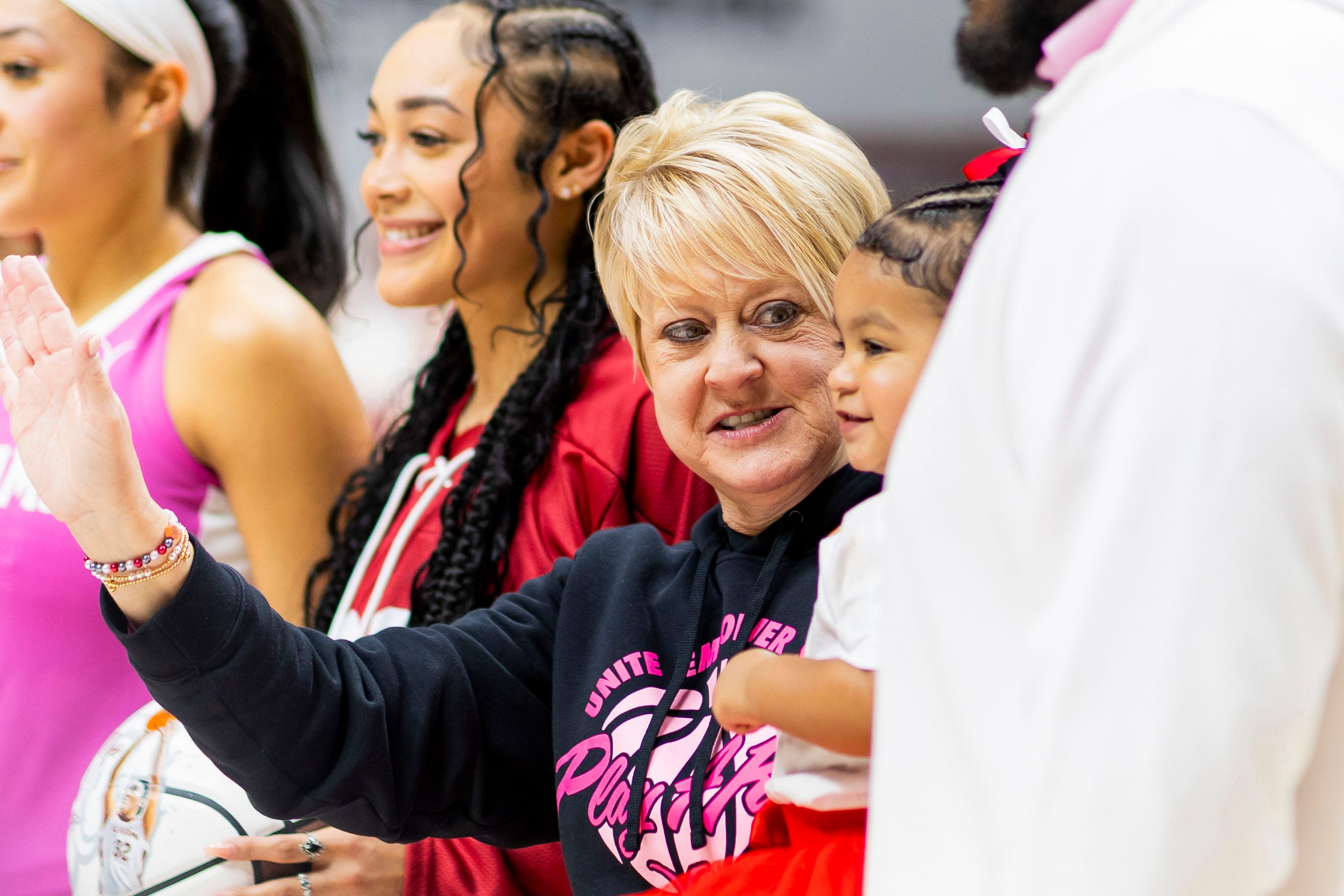Alabama women's basketball coach Kristy Curry granted new contract: How ...