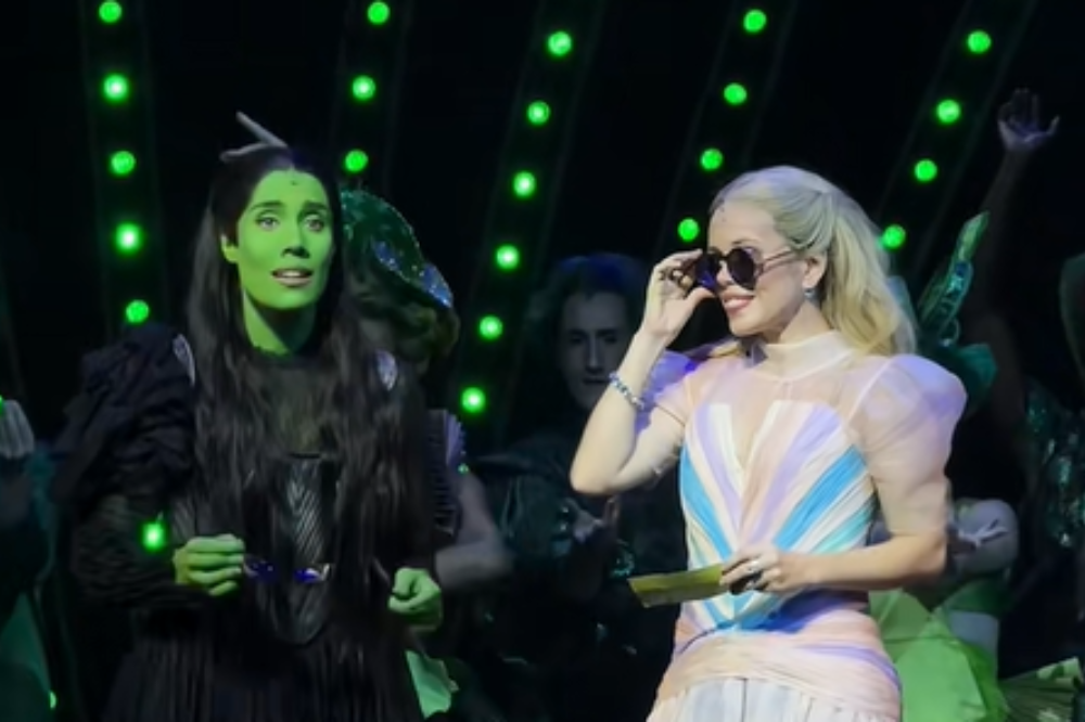 CAPRICHO te mostra dois spoilers da nova montagem de Wicked no Brasil