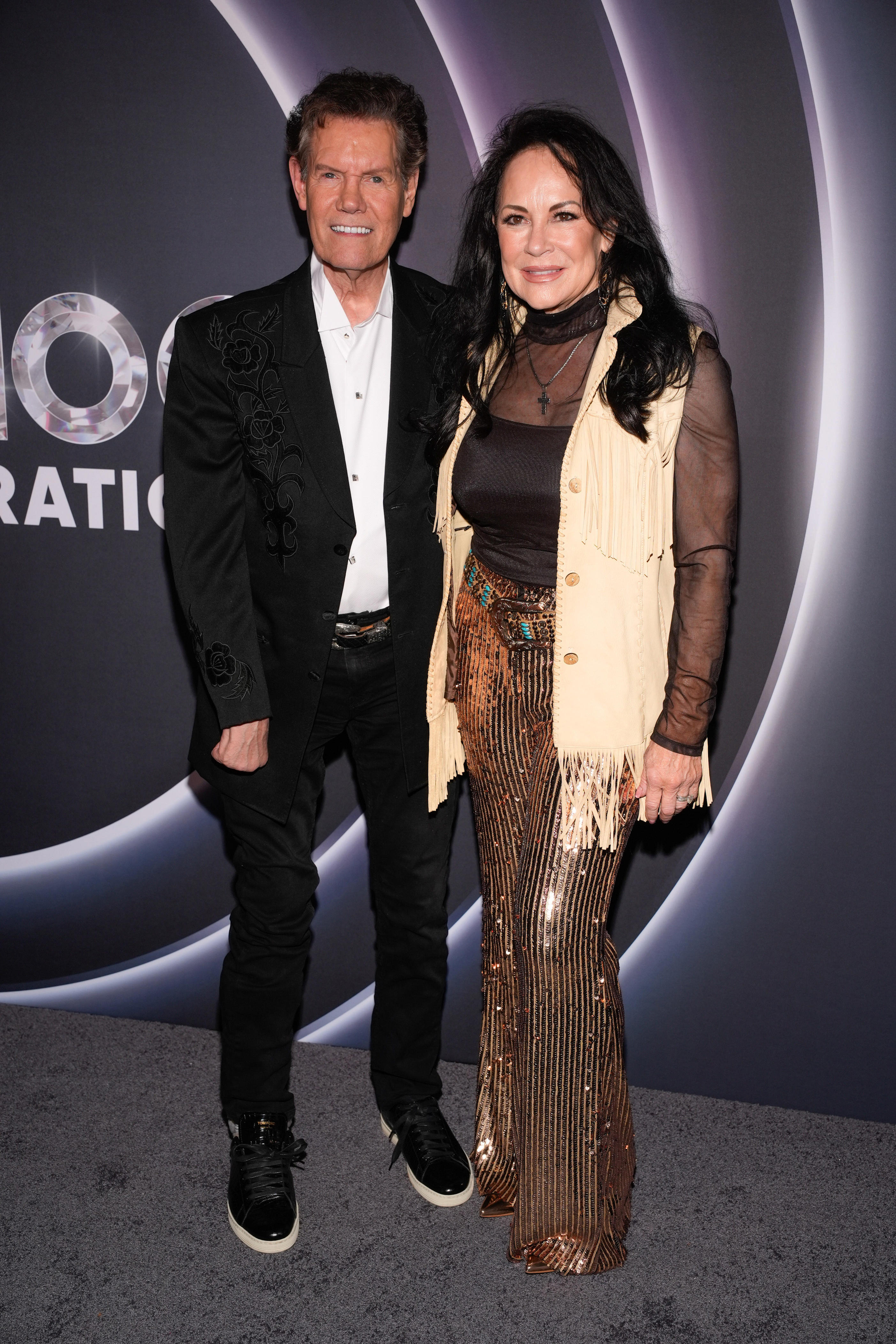 Carrie Underwood, Randy Travis bring Grand Ole Opry House to tears ...