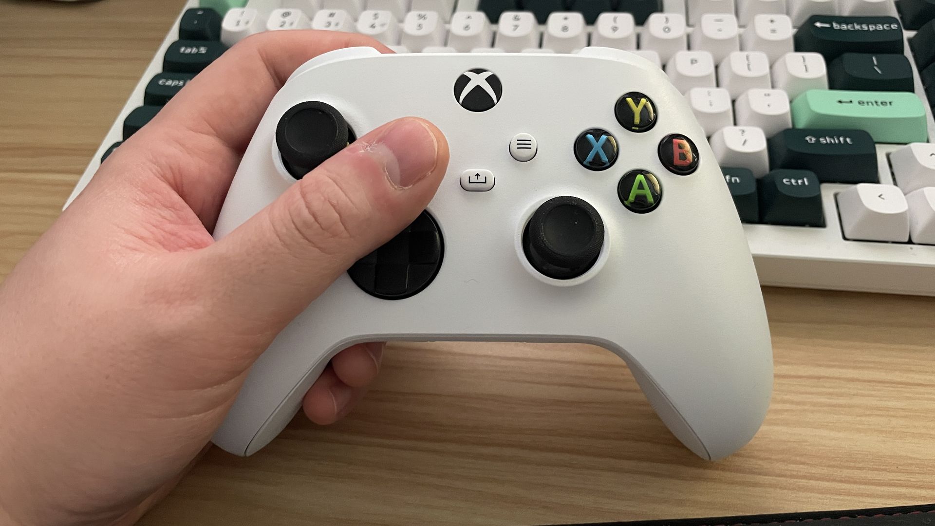 Microsoft is finally rolling out its controller-friendly virtual ...