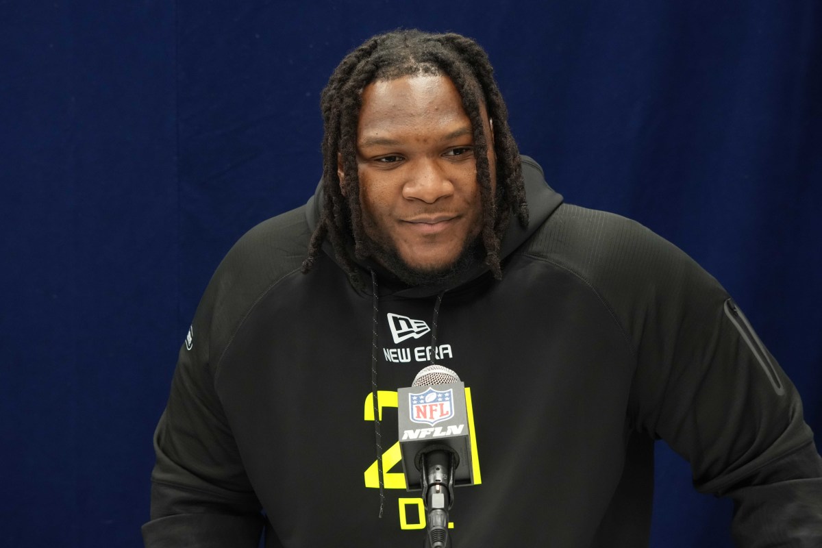 Patriots Meet "At Length" With South Carolina Interior Defensive Lineman