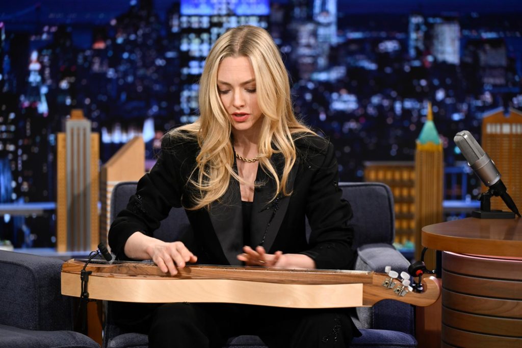 Amanda Seyfried's Viral Late-Night Cover Makes Joni Mitchell Classic a ...