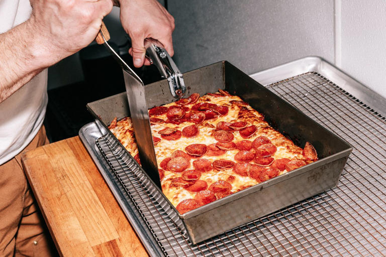 Middle Brow Introduces Detroit-Style Pizzas to One of Chicago’s Best ...