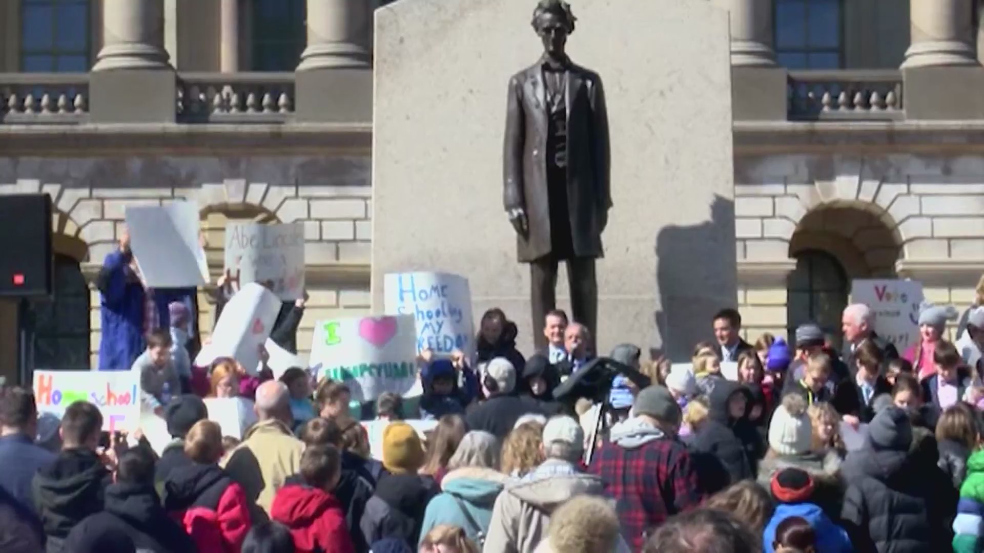 Illinois parents protest bill regulating homeschooling