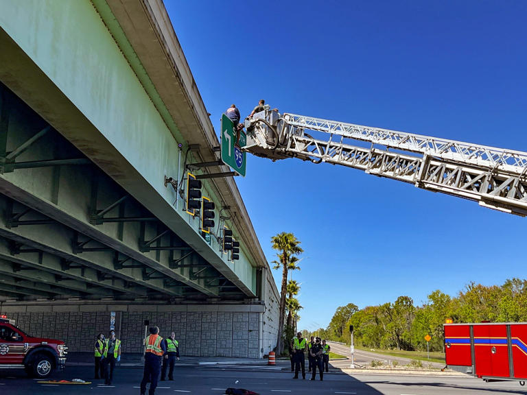Man threatening to jump off Palm Coast bridge rescued in multi-agency ...