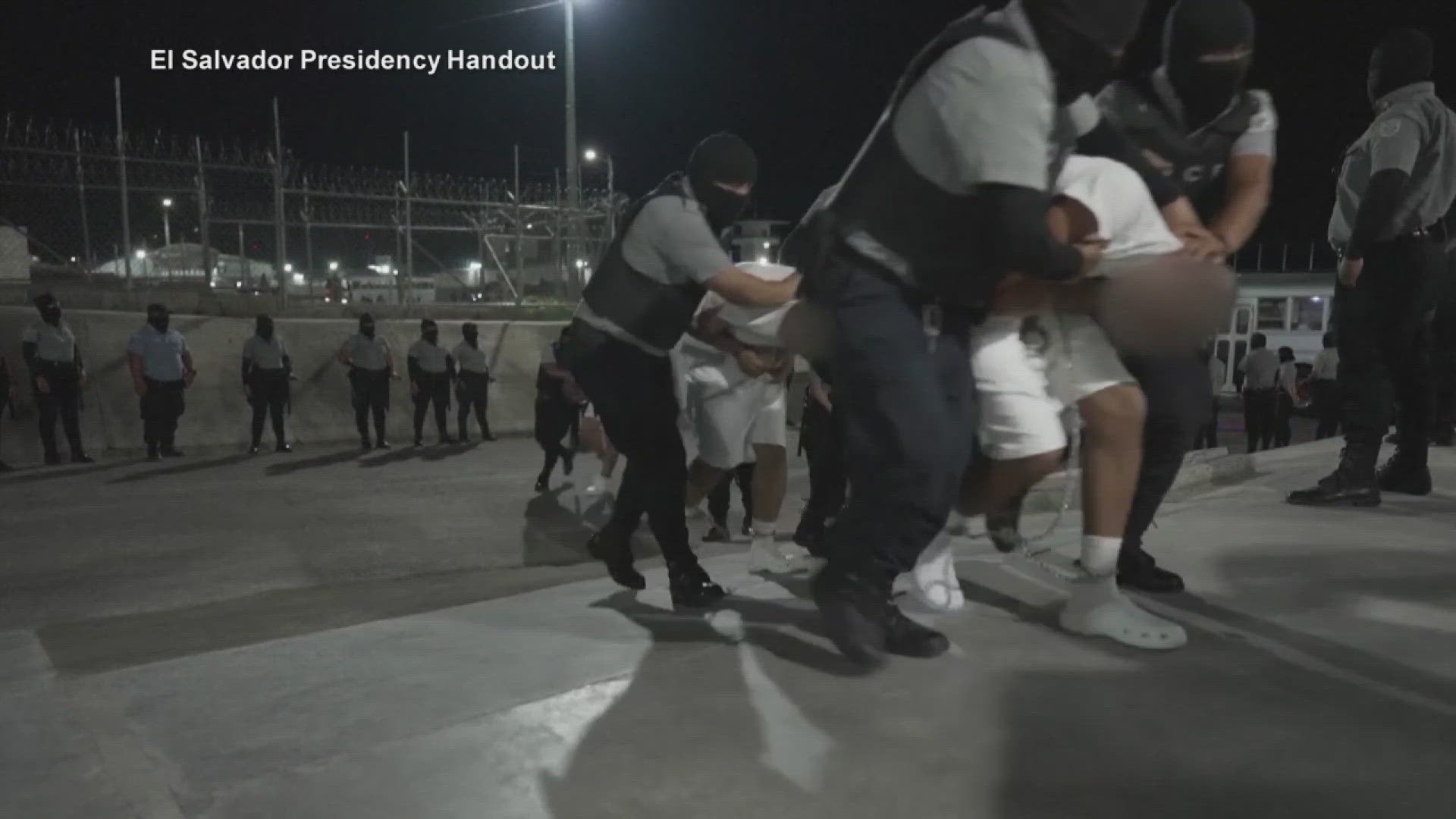 Judge considering whether Trump administration defied order by ...