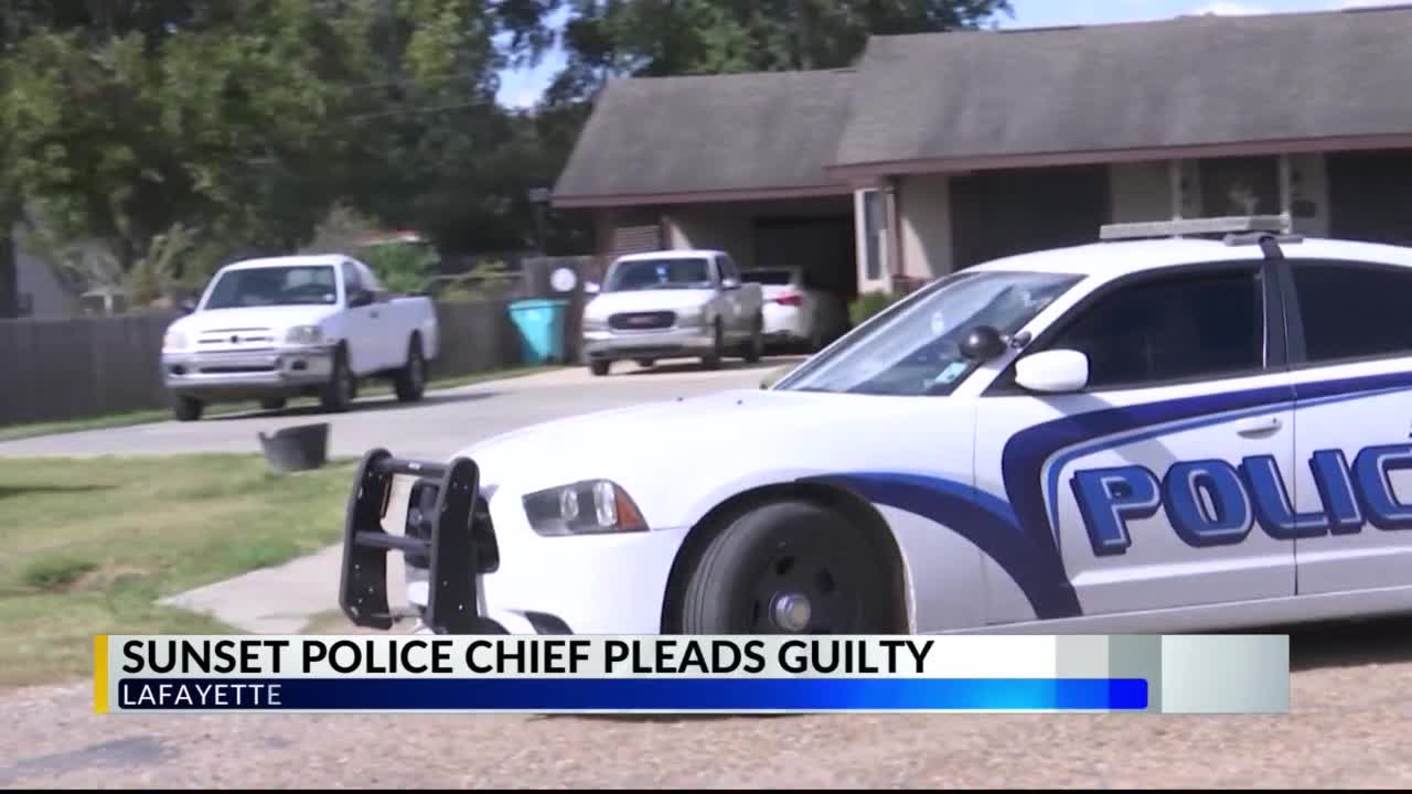 Sunset police chief pleads guilty to violating civil rights