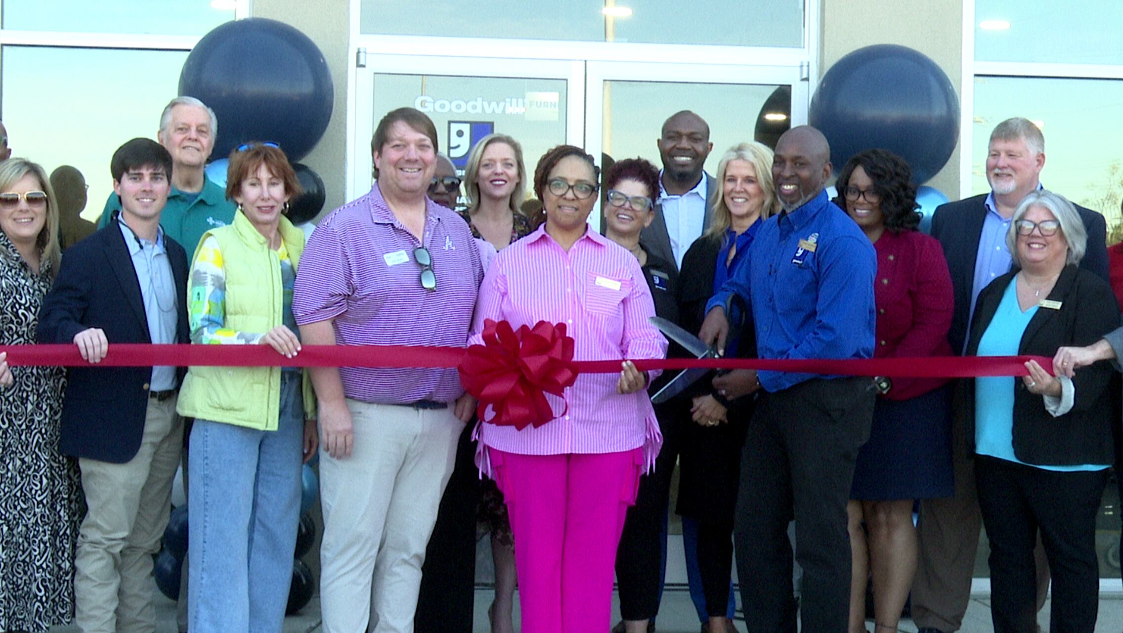 Goodwill holds grand opening for new store in Thomson