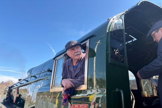 Meticulously restored steam engine rolls into Hampshire station after ...