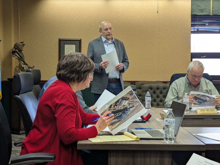 Railroad Board changes loans for two projects