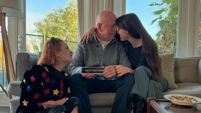 Bruce Willis celebra 70 anos enquanto enfrenta doença degenerativa