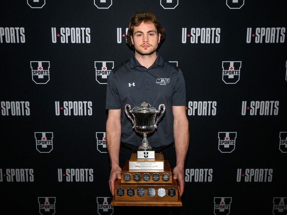 'It feels amazing': MRU's Clay Hanus named U SPORTS men's hockey Player ...