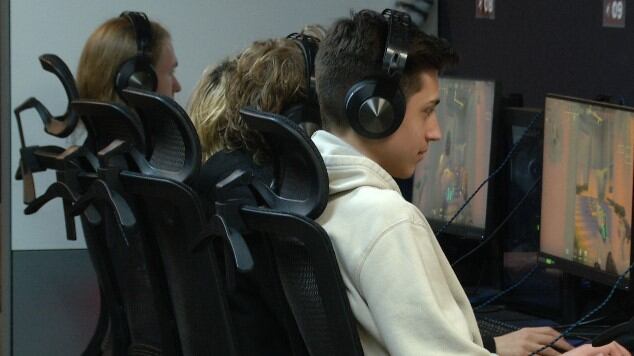 Competitive video gaming fosters sense of belonging for Dubuque students