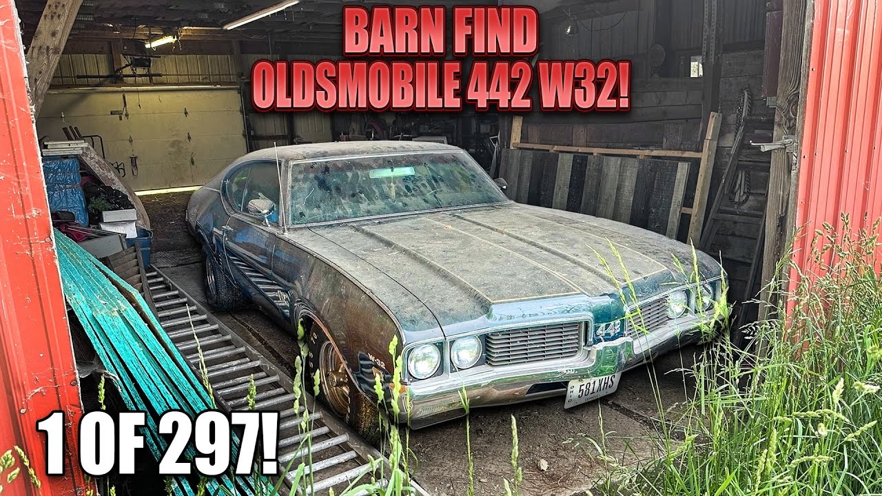 Oldsmobile 442 W32 Barn Find Sees First Wash in Years