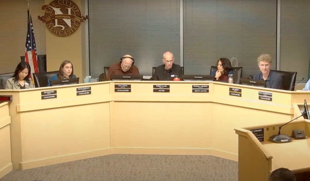 Washington state mayor destroys LGBTQ+ activist who complained about ...