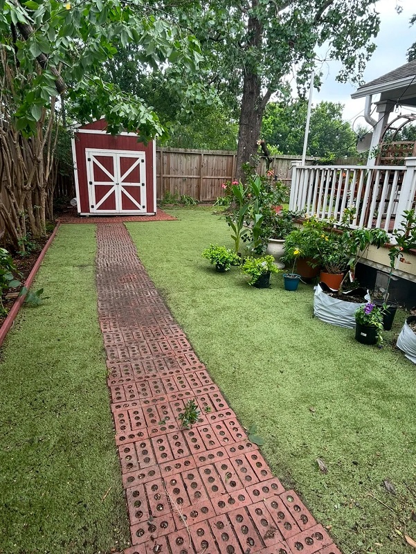 New homeowner puzzled by 'horrible' backyard mistake left behind by ...
