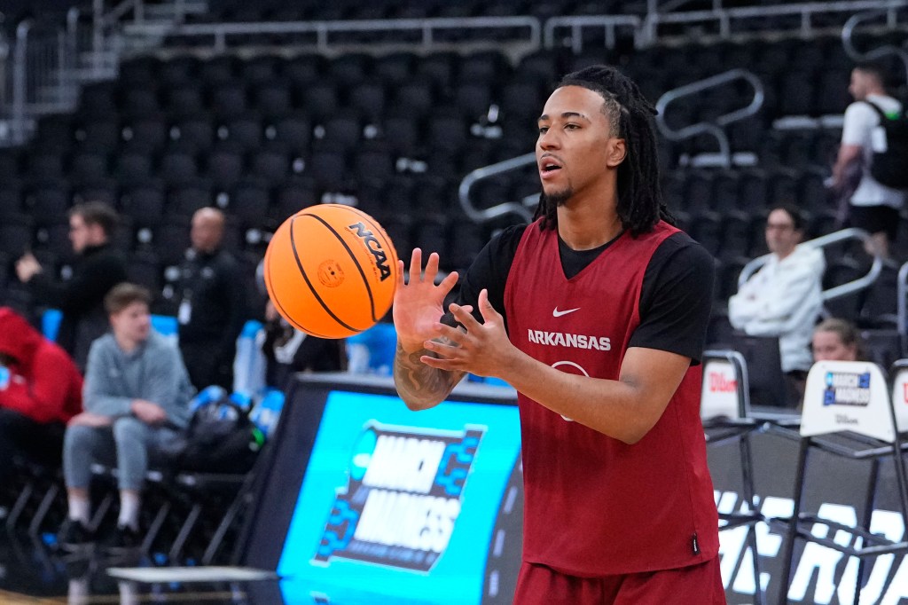 Boogie Fland yearning to help Arkansas’ March Madness effort