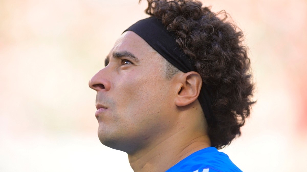 Raúl Rangel, portero de Chivas, manda 'recadito' a Guillermo Ochoa por ...