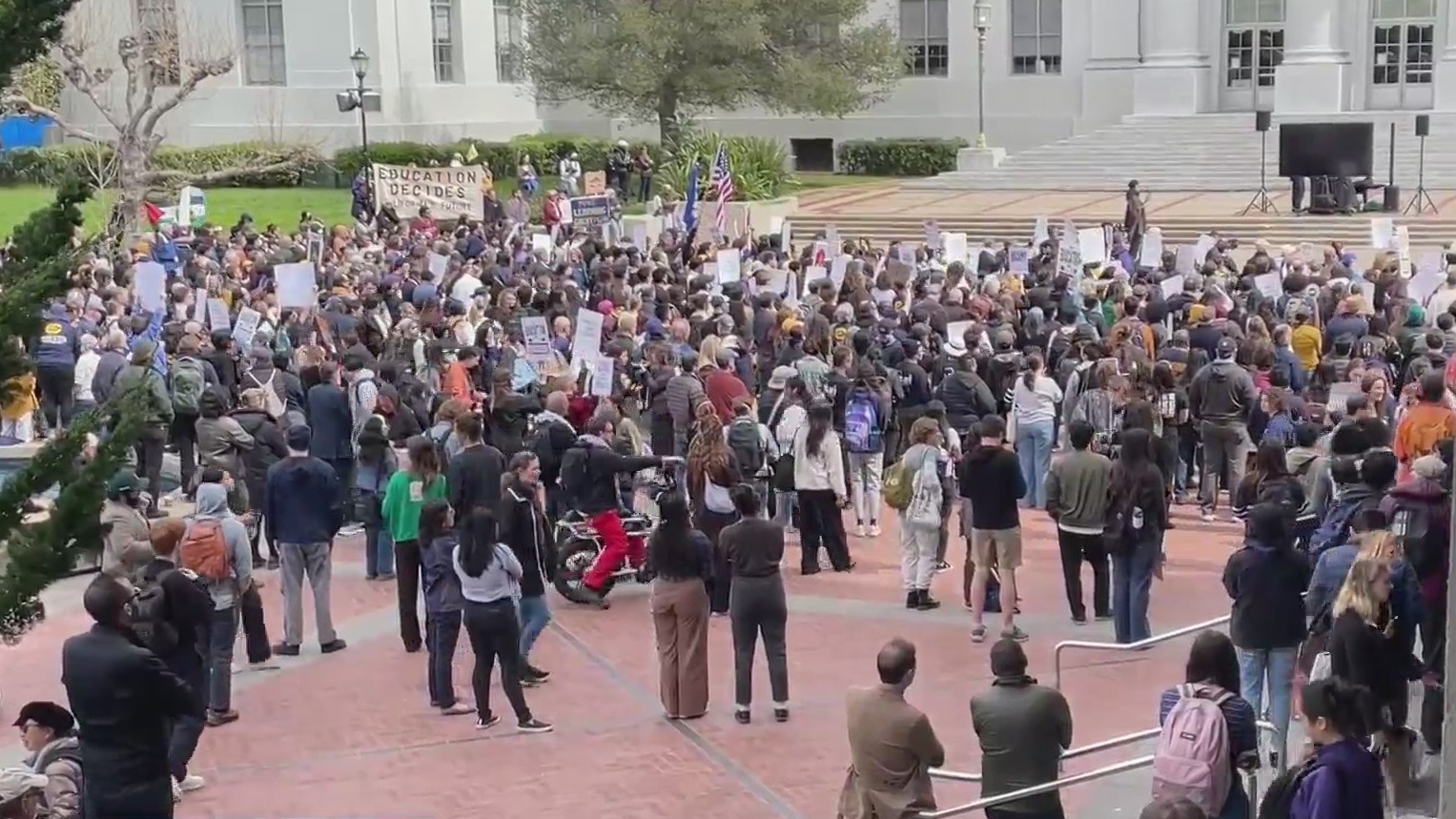 UC Berkeley community holds free speech rally on campus