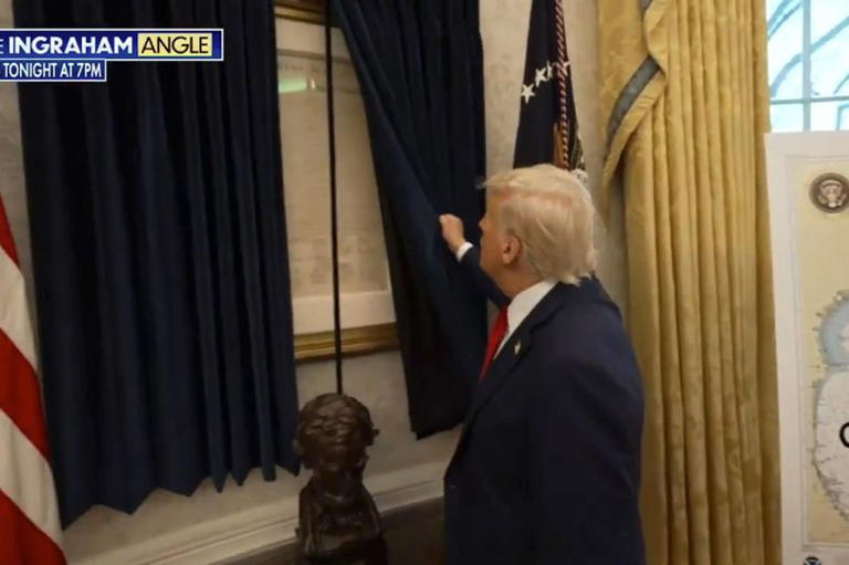 Trump moves 'Declaration of Independence' to Oval Office, claims it's ...