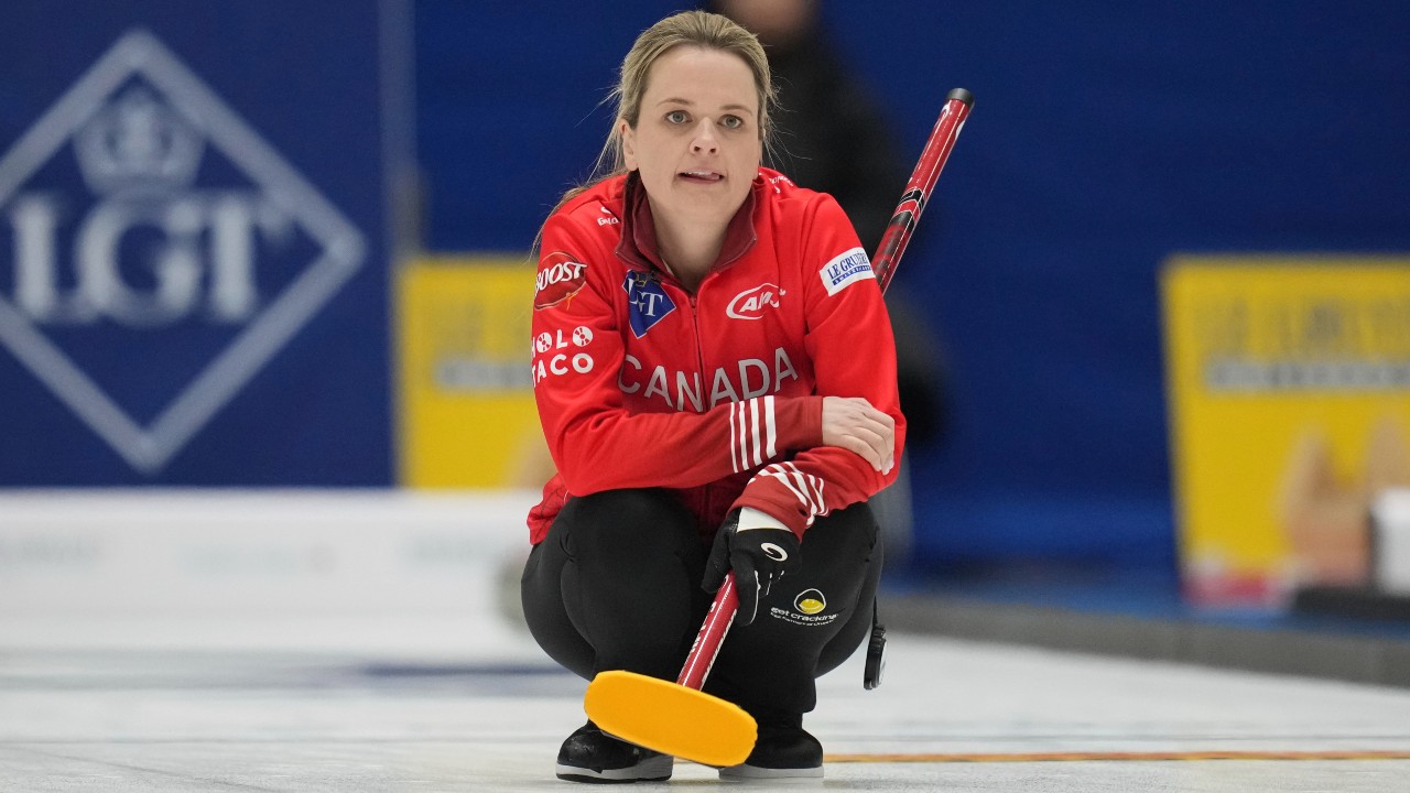 Canada’s Rachel Homan hands Switzerland first loss at world women’s curling