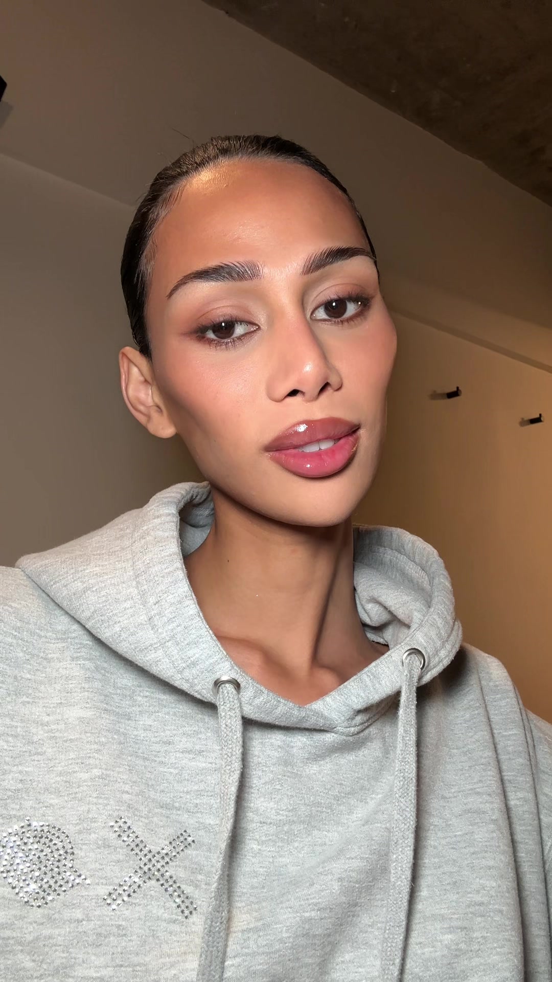 Concealer Magic Watch Me Erase Imperfections Instantly!