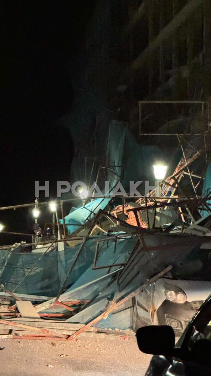 Αδιανόητες εικόνες στη Ρόδο: Σοβαρές ζημιές σε 20 αυτοκίνητα από ...