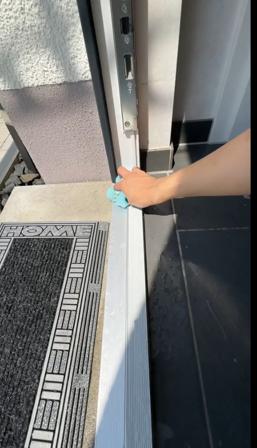 Deep Cleaning Hallway Transformation