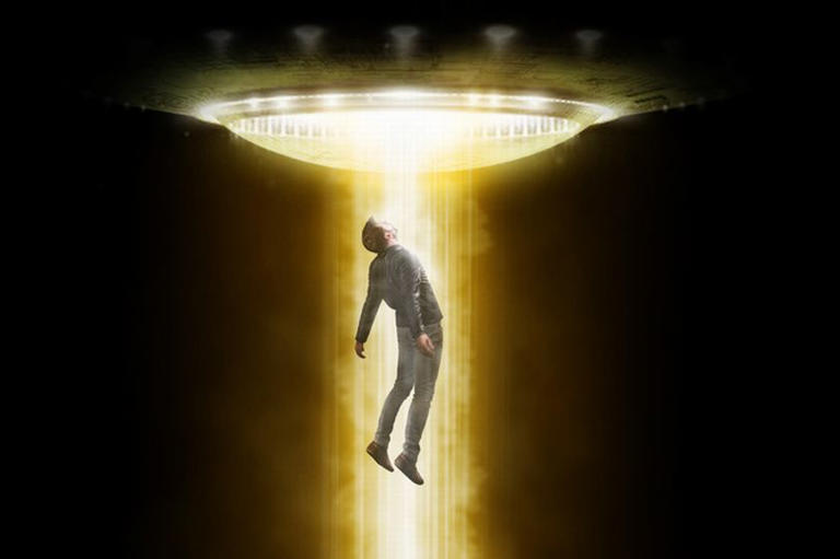 'I'm convinced aliens abducted me after I woke up with one sign on my ...